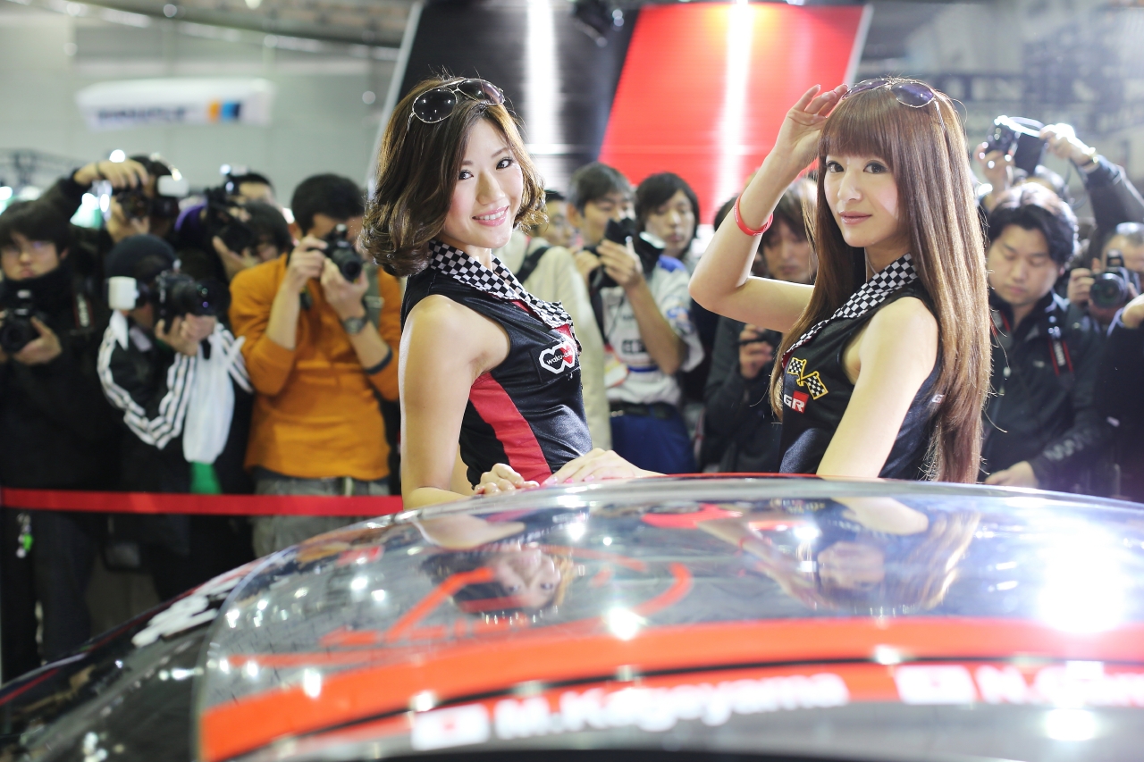 Photo Gallery in TOKYO AUTO SALON 2014 | GAZOO Lady | TOYOTA GAZOO Racing